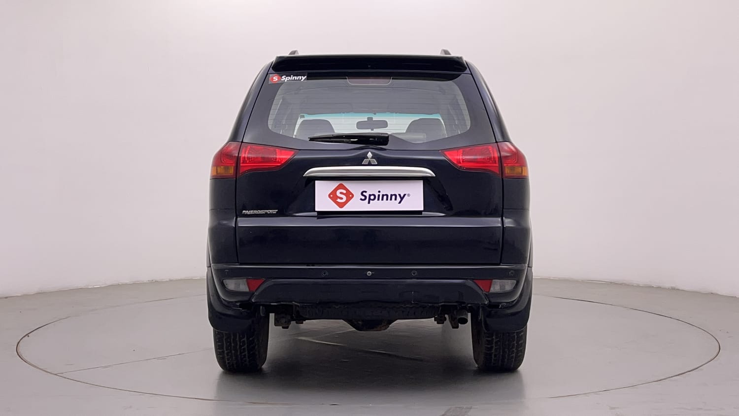 Mitsubishi Pajero Sport (2026) Images & Videos - Interior & Exterior ...