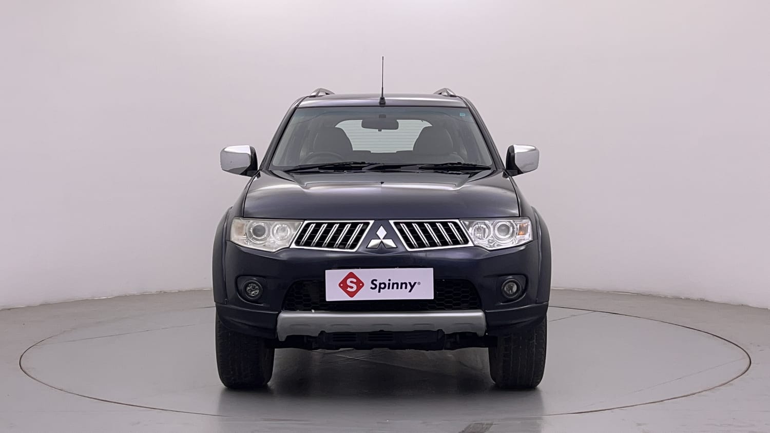 Mitsubishi Pajero Sport (2026) Images & Videos - Interior & Exterior ...